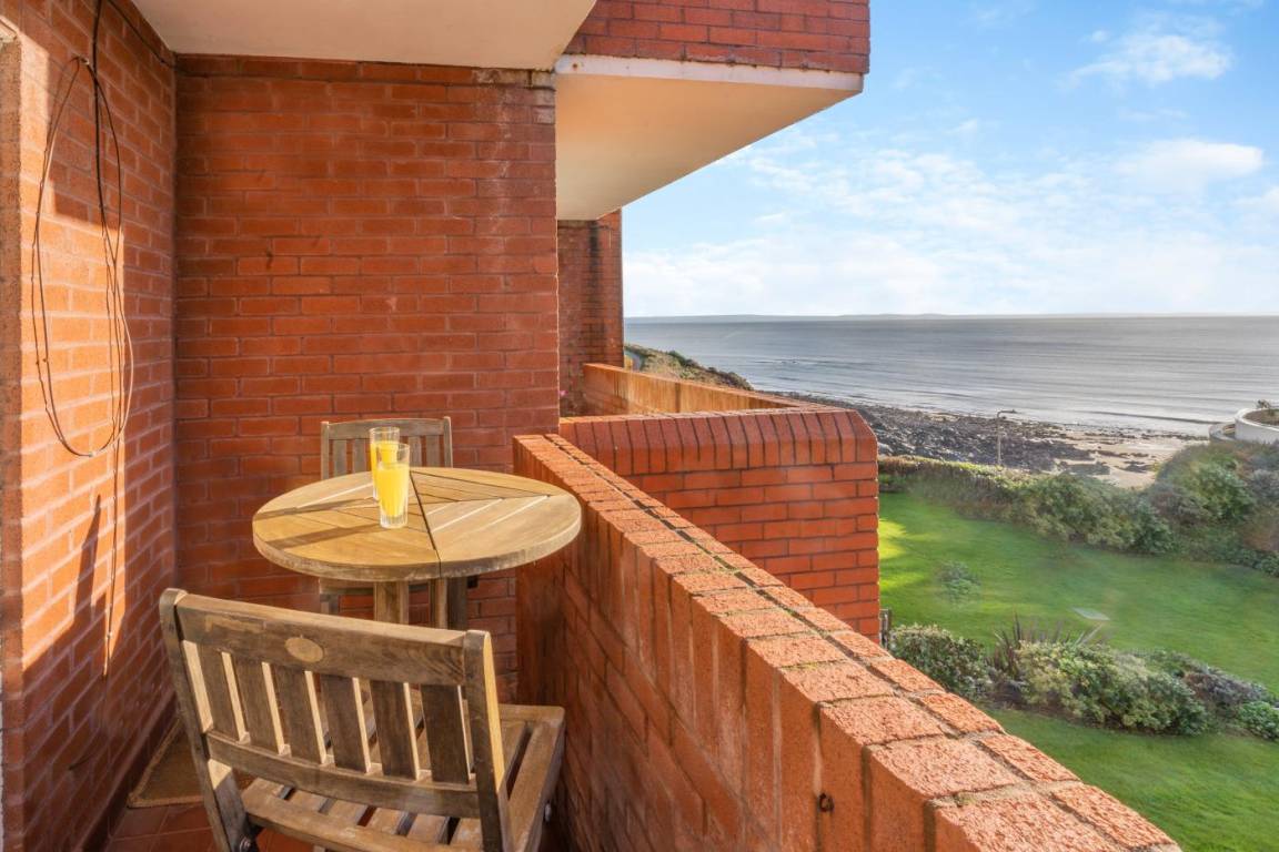 Apartment ∙ 2 Bedrooms ∙ 4 Guests - The Mumbles