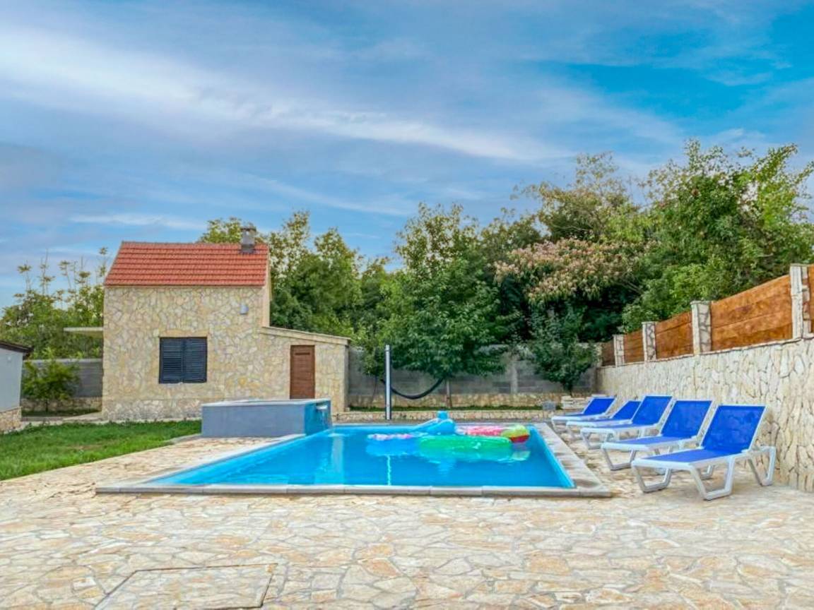 160 M² Ferienhaus ∙ 3 Schlafzimmer ∙ 6 Gäste - Imotski