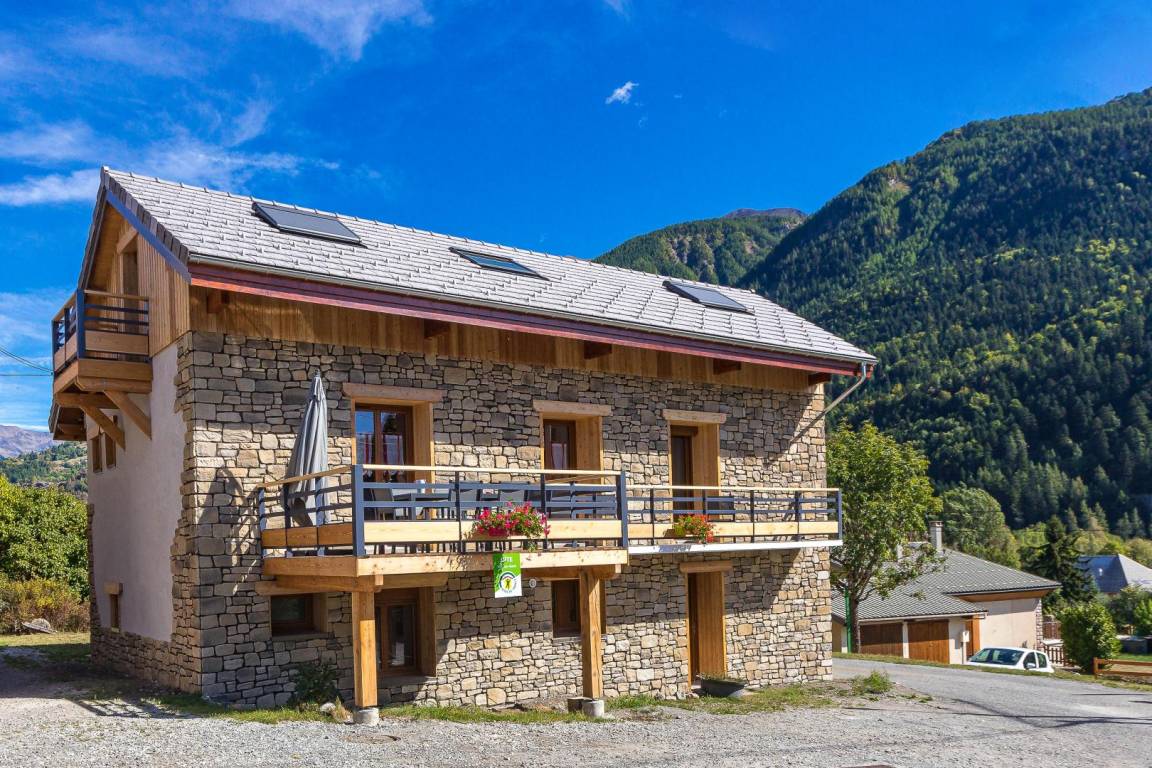 120 M² Gîte ∙ 4 Chambres ∙ 9 Personnes - Réallon