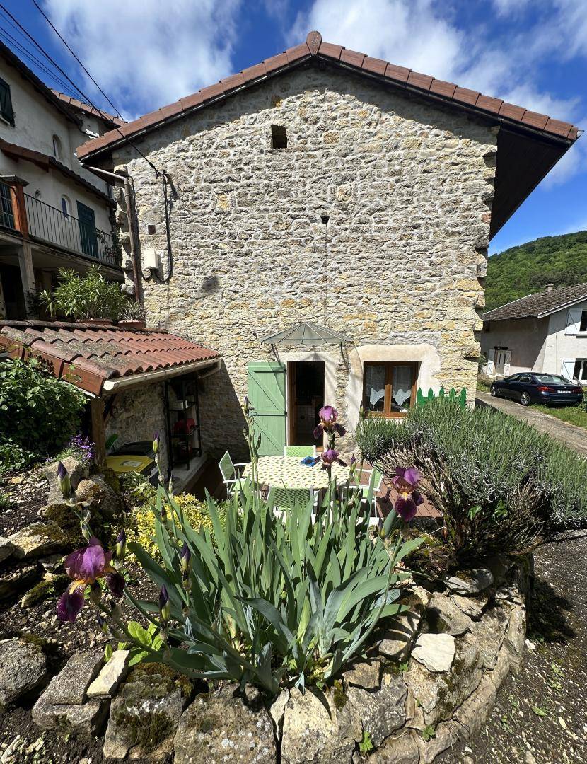 96 M² Gîte ∙ 3 Chambres ∙ 5 Personnes - Ambérieu-en-Bugey