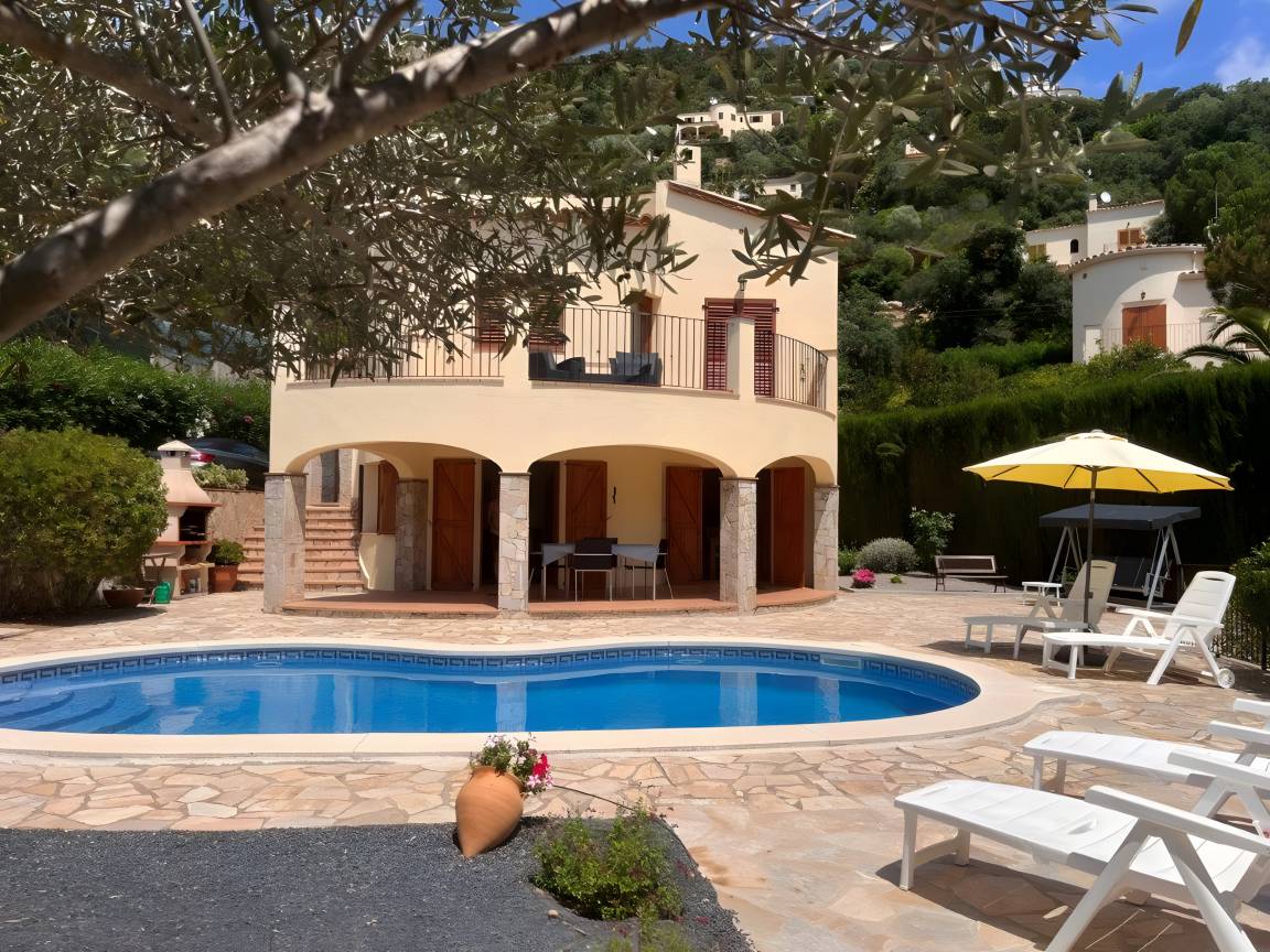 226 M² Villa ∙ 3 Habitaciones ∙ 6 Huéspedes - Sant Feliu de Guíxols