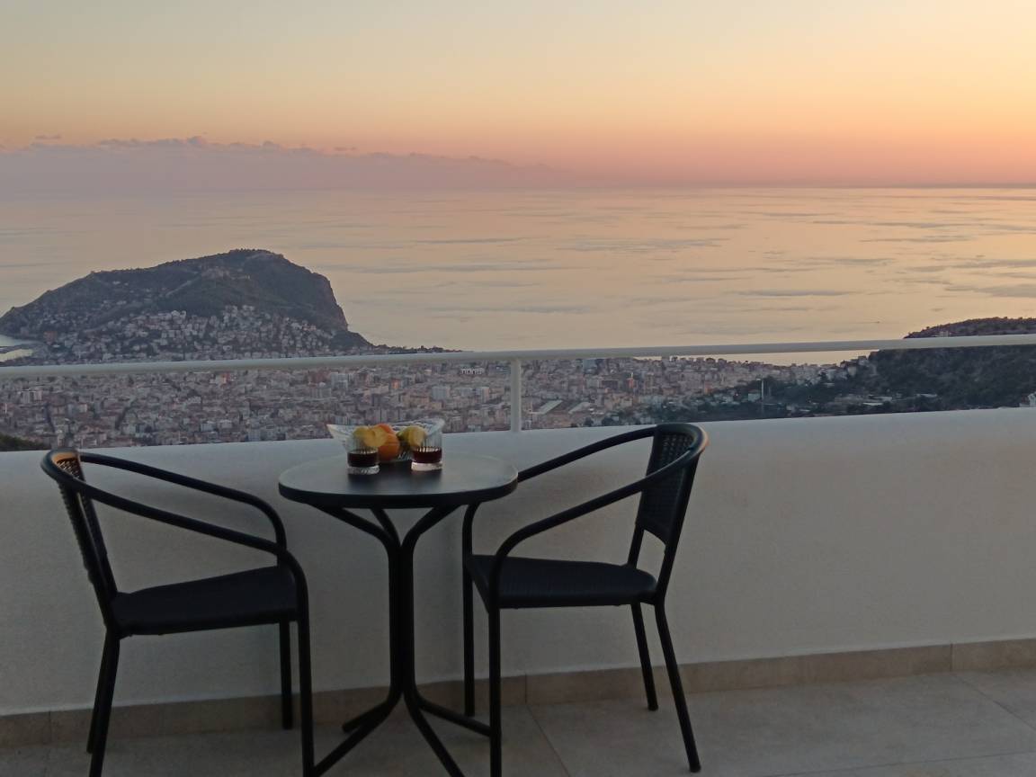 160 M² Villa ∙ 4 Bedrooms ∙ 8 Guests - Alanya