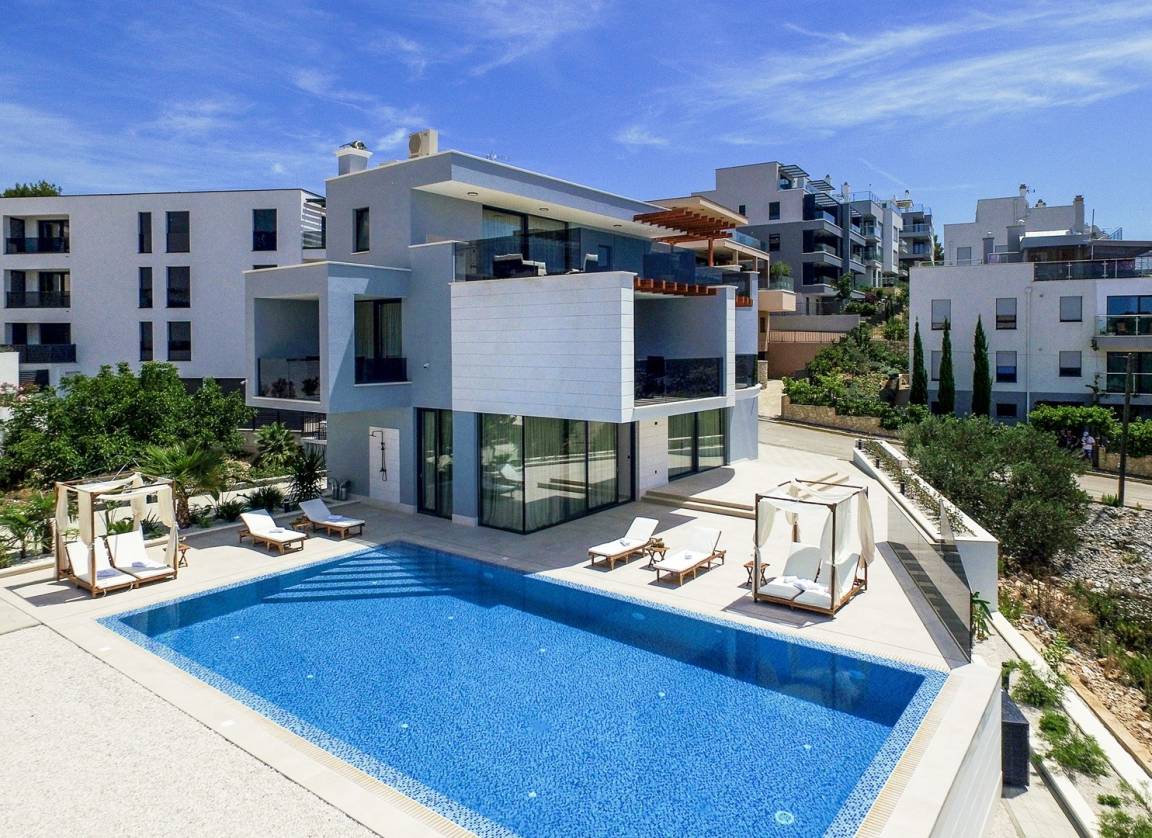 400 M² Villa ∙ 4 Schlafzimmer ∙ 8 Gäste - Primošten