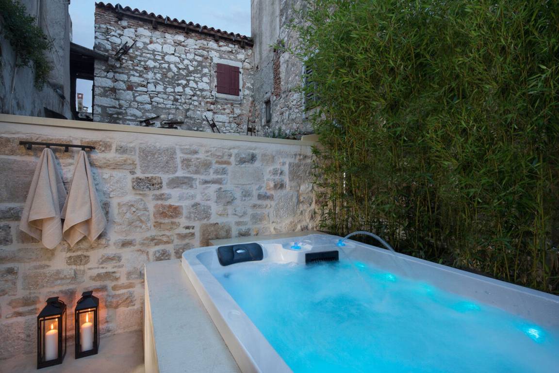 House ∙ 2 Bedrooms ∙ 4 Guests - Poreč