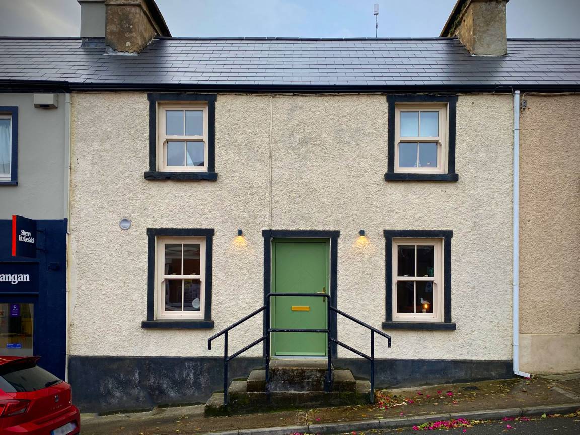 120 M² Apartment ∙ 2 Bedrooms ∙ 4 Guests - Clifden