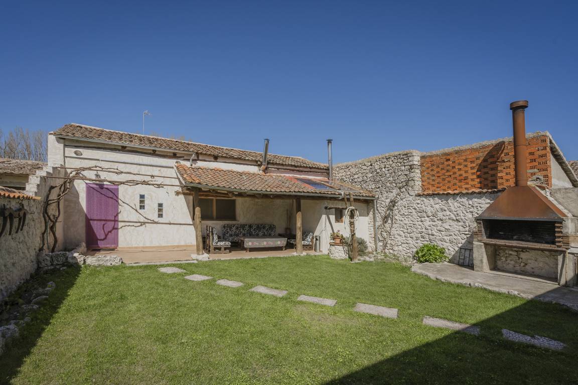 300 M² Maison De Vacances ∙ 5 Chambres ∙ 13 Personnes - Cuéllar