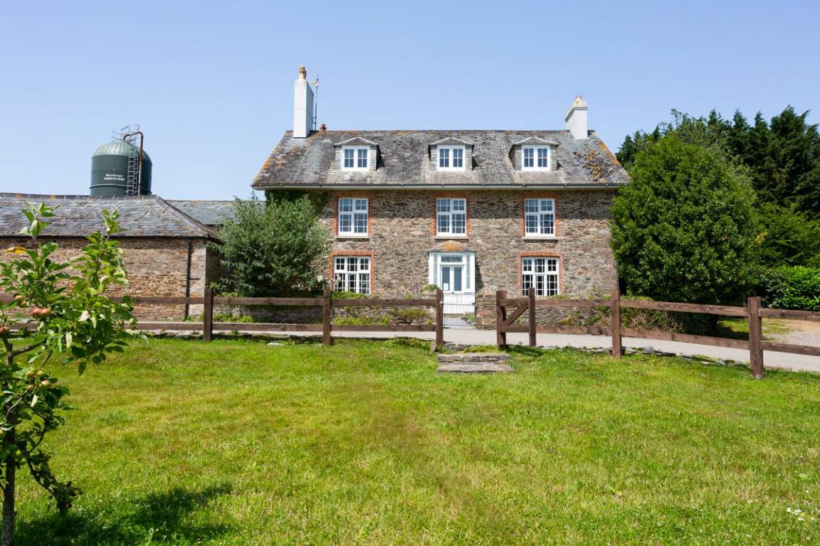 Villa ∙ 14 Bedrooms ∙ 36 Guests - Buckfastleigh