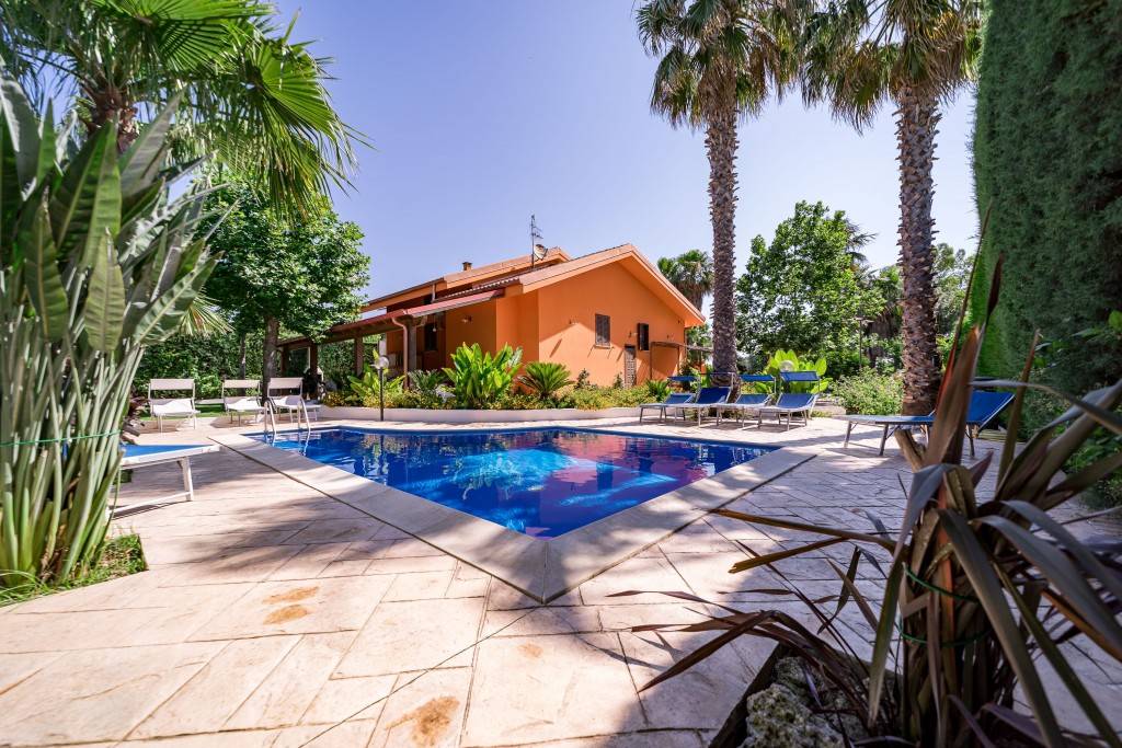 150 M² Villa ∙ 4 Habitaciones ∙ 14 Huéspedes - Matino