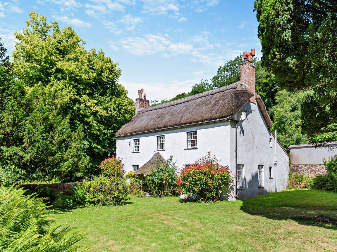 Cottage ∙ 4 Bedrooms ∙ 8 Guests - Welcombe