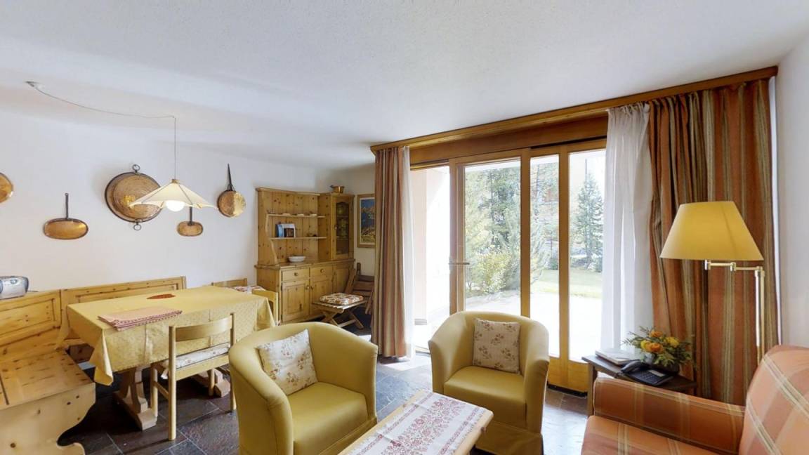 70 M² Ferienwohnung ∙ 2 Schlafzimmer ∙ 5 Gäste - Celerina/Schlarigna