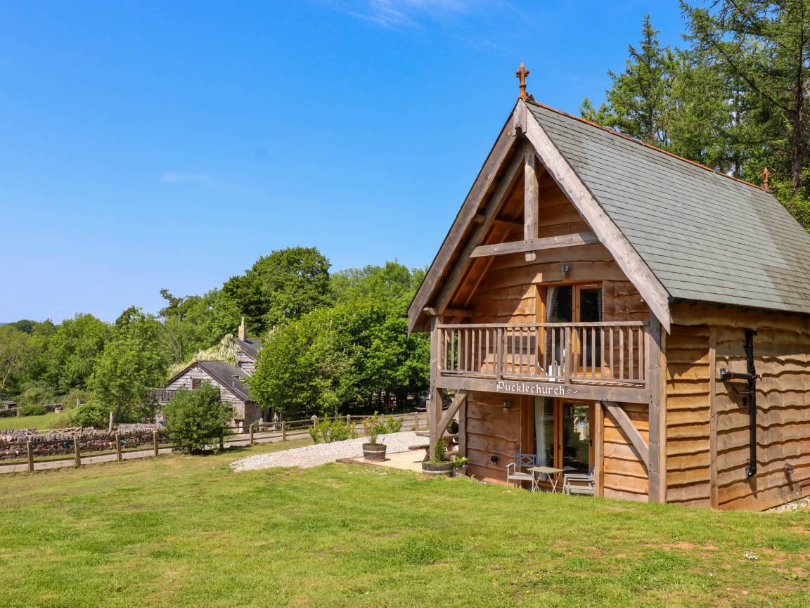 Cottage ∙ 2 Bedrooms ∙ 4 Guests - Lustleigh