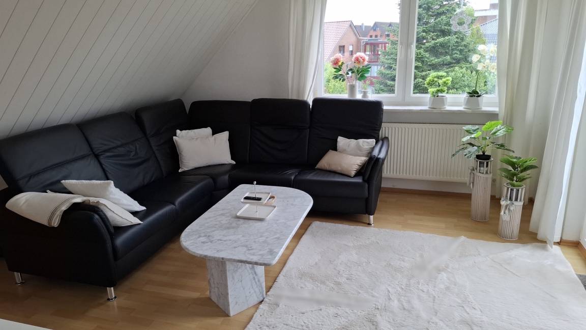 100 M² Huoneisto ∙ 2 Makuuhuonetta ∙ 4 Vierasta - Nordenham