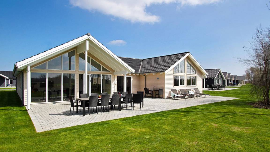 242 M² Ferienhaus ∙ 7 Schlafzimmer ∙ 18 Gäste - Ostsee