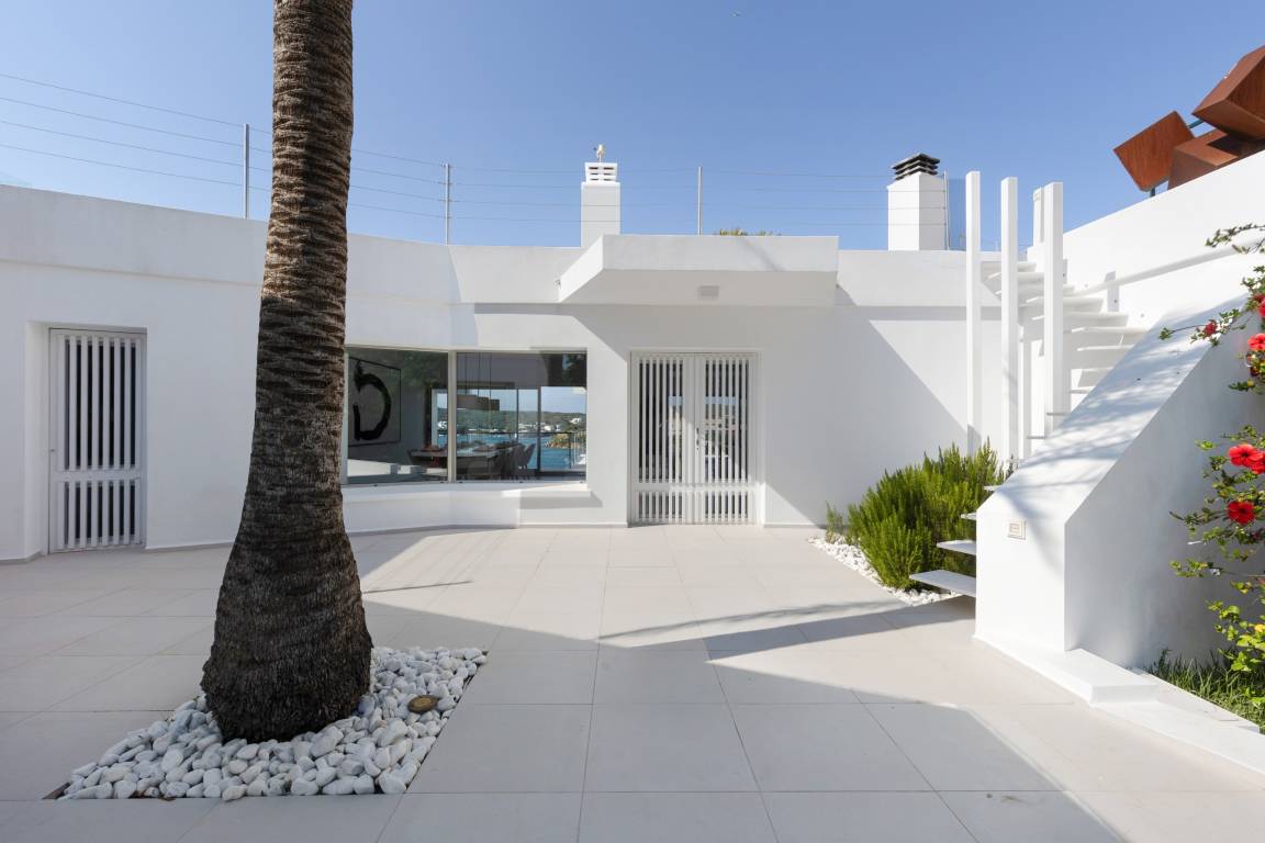 600 M² Villa ∙ 5 Bedrooms ∙ 10 Guests - Mahón