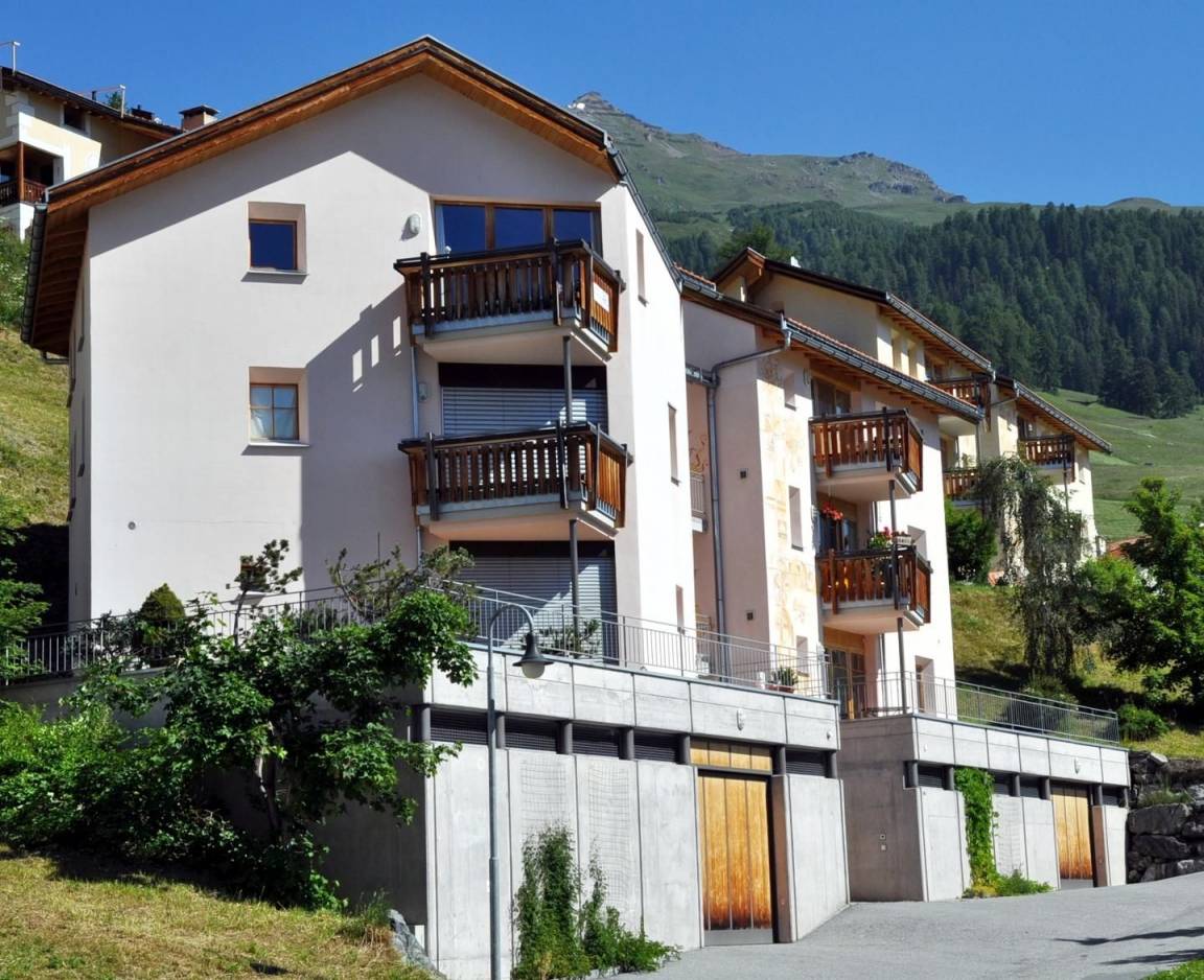 81 M² Ferienwohnung ∙ 2 Schlafzimmer ∙ 4 Gäste - Tarasp