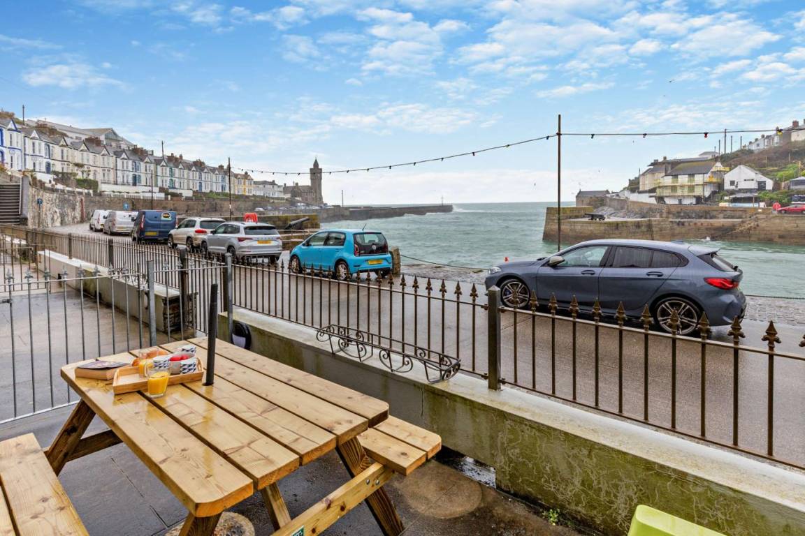 Cottage ∙ 6 Bedrooms ∙ 5 Guests - Porthleven