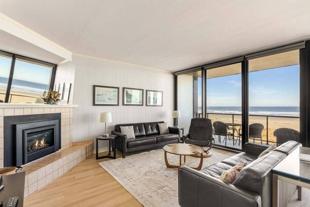 130 M² Apartment ∙ 2 Bedrooms ∙ 5 Guests - Cannon Beach