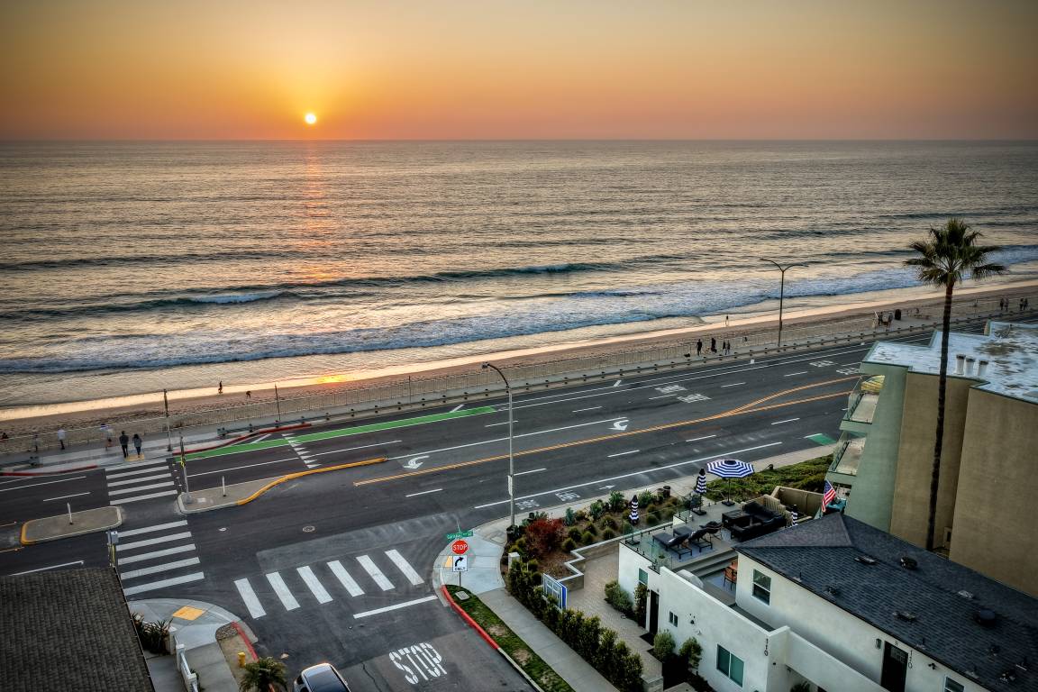 Condo ∙ 2 Bedrooms ∙ 4 Guests - Carlsbad, CA