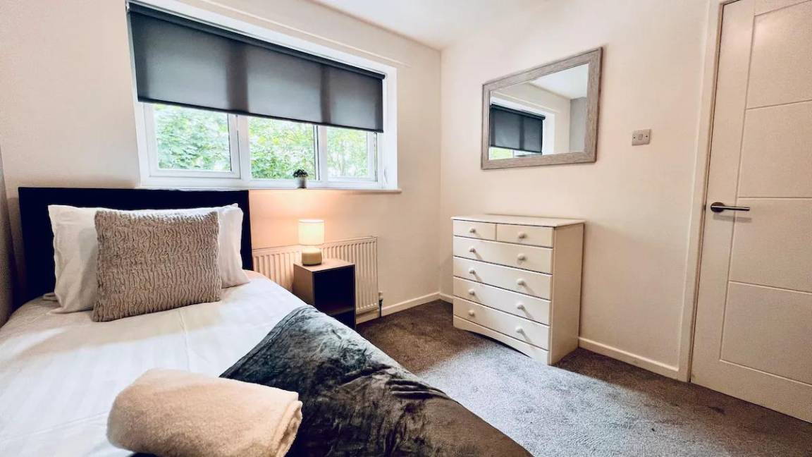 55 M² House ∙ 1 Bedroom ∙ 5 Guests - Wirral
