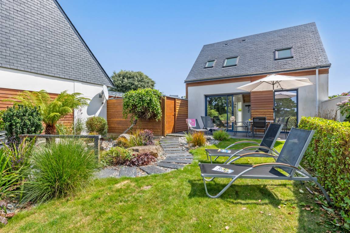 80 M² Ferienhaus ∙ 2 Schlafzimmer ∙ 4 Gäste - Carantec