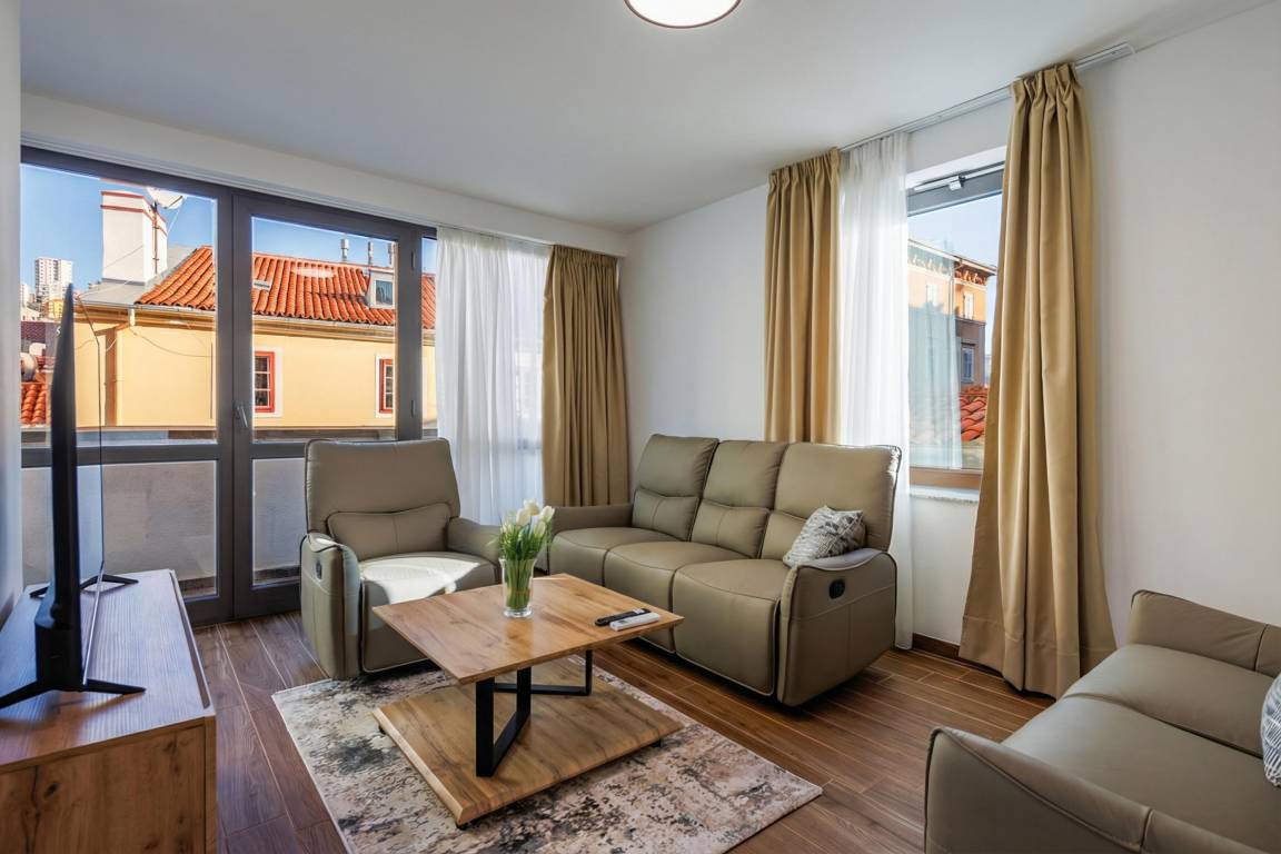89 M² Apartamento ∙ 2 Habitaciones ∙ 4 Huéspedes - Rijeka