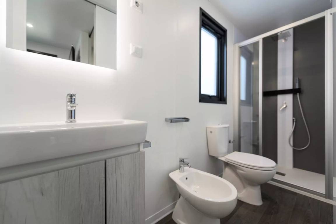 24 M² Caravan ∙ 2 Slaapkamers ∙ 5 Gasten - Garda