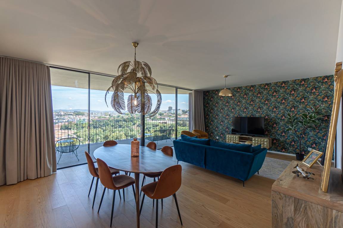 180 M² Apartamento ∙ 3 Habitaciones ∙ 6 Huéspedes - Porto