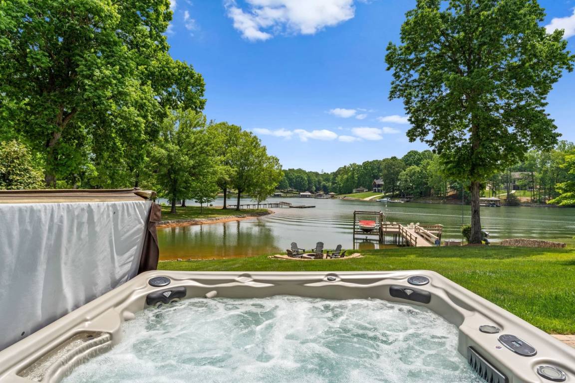 321 M² House ∙ 4 Bedrooms ∙ 11 Guests - Lake Norman, NC