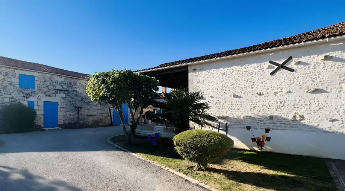 35 M² Chambre D'hôtes ∙ 1 Chambre ∙ 2 Personnes - Fontenay-le-Comte