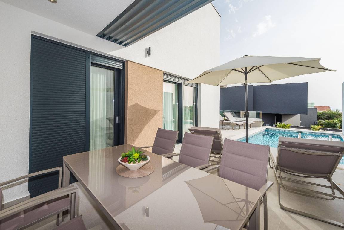 150 M² House ∙ 3 Bedrooms ∙ 8 Guests - Novalja