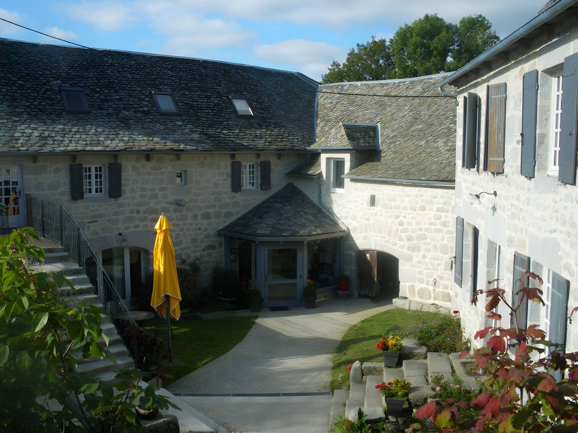 200 M² Maison De Vacances ∙ 8 Chambres ∙ 27 Personnes - Laguiole