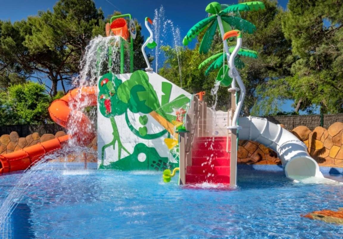 30 M² Camping ∙ 2 Chambres ∙ 5 Personnes - Blanes