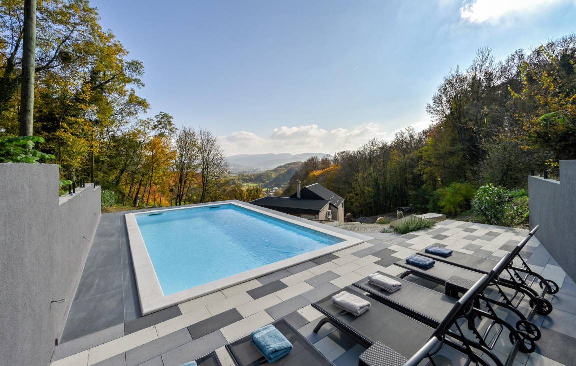 145 M² House ∙ 3 Bedrooms ∙ 6 Guests - Zlatar