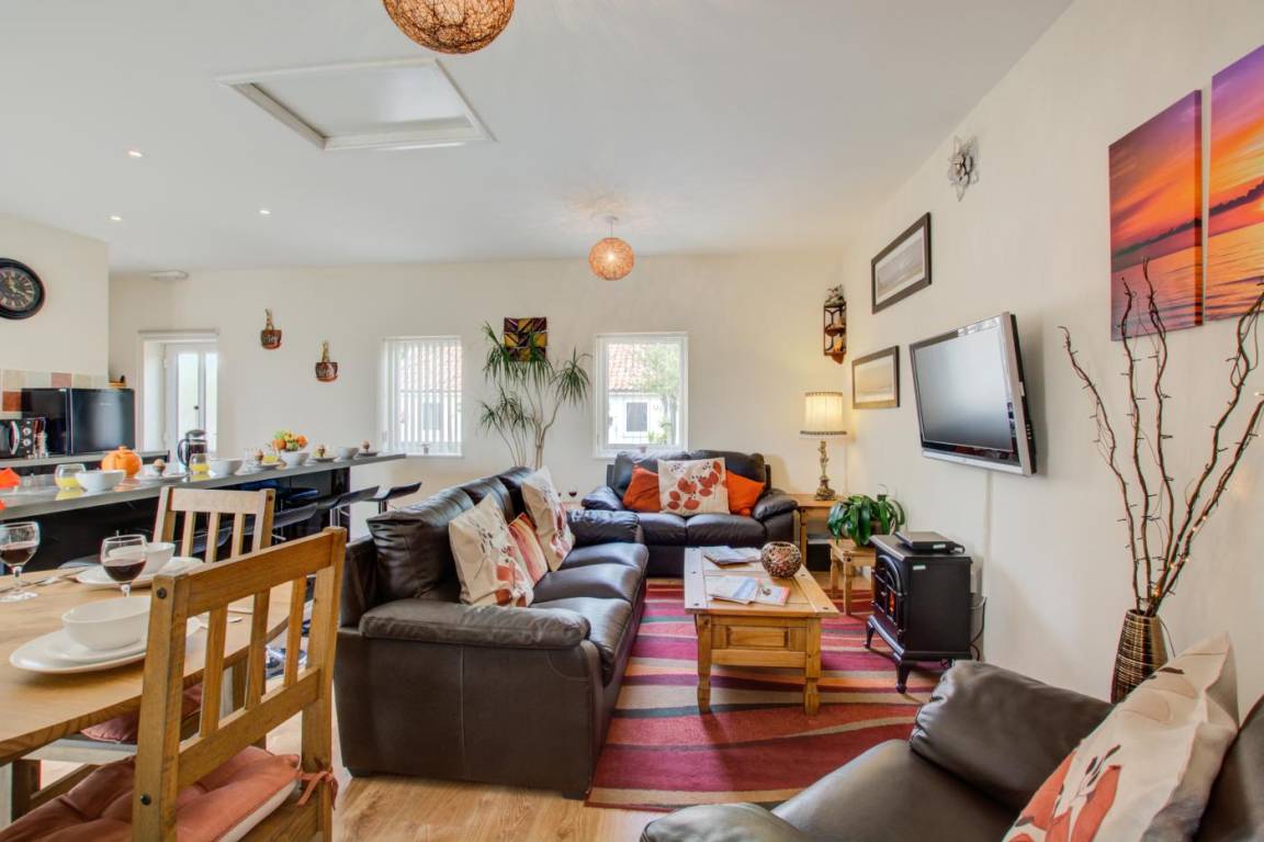 House ∙ 2 Bedrooms ∙ 4 Guests - Wroxham