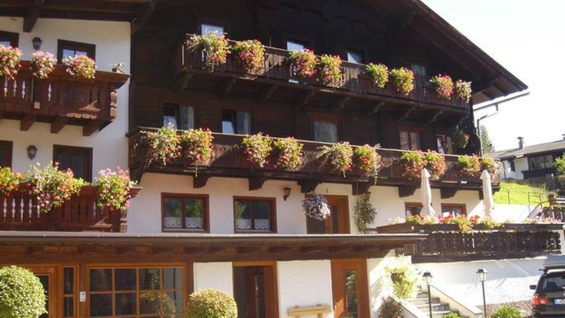 250 M² Ferienhaus ∙ 9 Schlafzimmer ∙ 19 Gäste - Heiligenblut