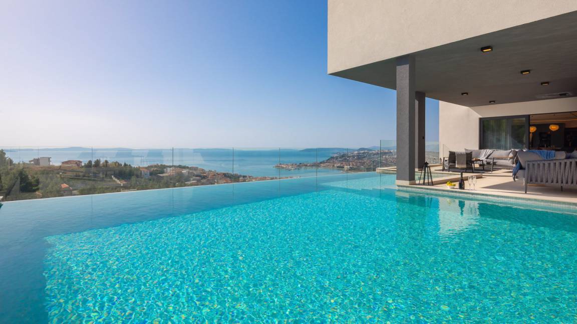 450 M² Villa ∙ 4 Schlafzimmer ∙ 8 Gäste - Podstrana