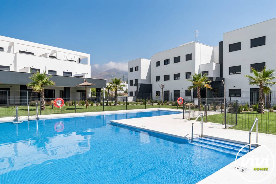 77 M² Apartamento ∙ 3 Habitaciones ∙ 6 Huéspedes - Estepona