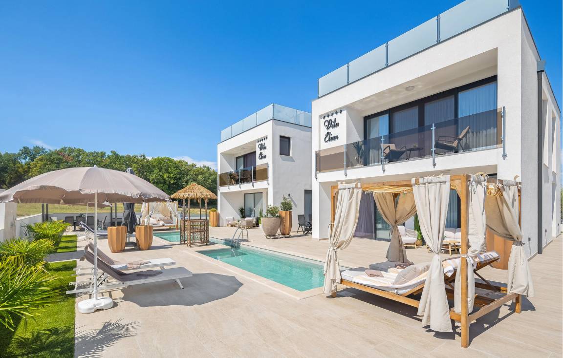 200 M² Maison De Vacances ∙ 3 Chambres ∙ 7 Personnes - Poreč