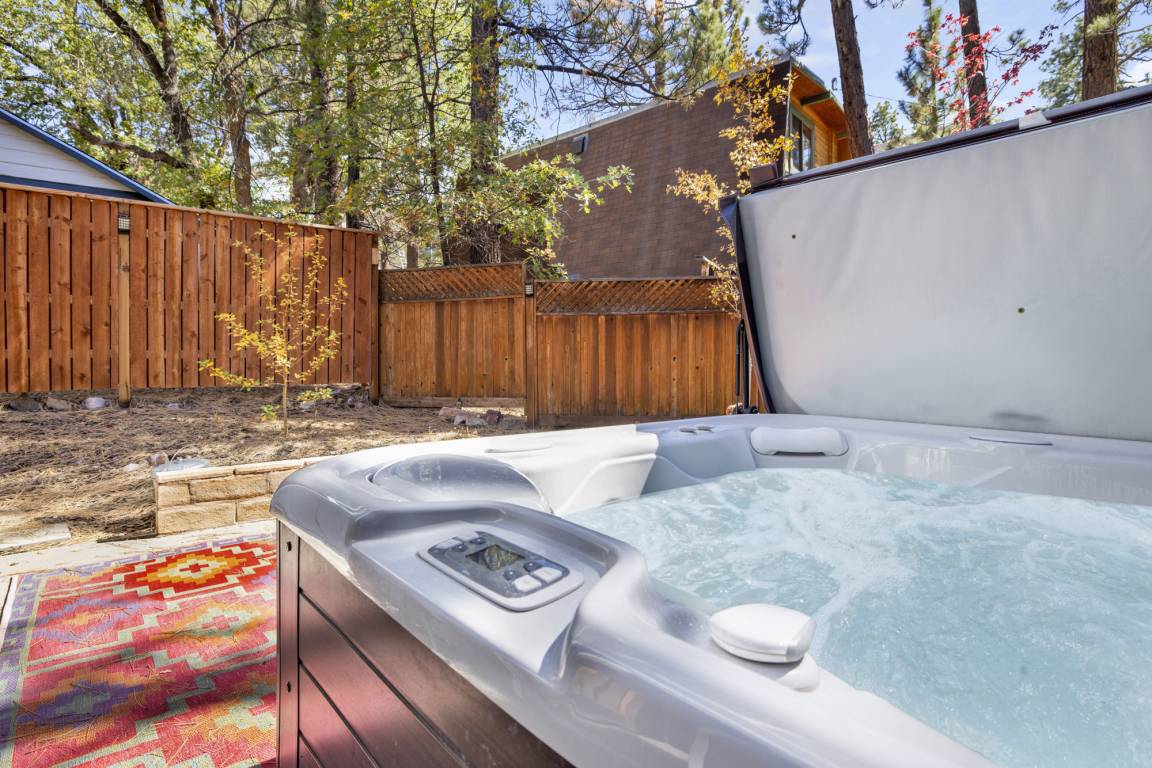88 M² Cabin ∙ 2 Bedrooms ∙ 5 Guests - Big Bear Lake, CA