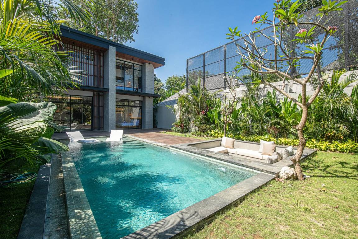 250 M² Apartment ∙ 5 Bedrooms ∙ 10 Guests - Seminyak