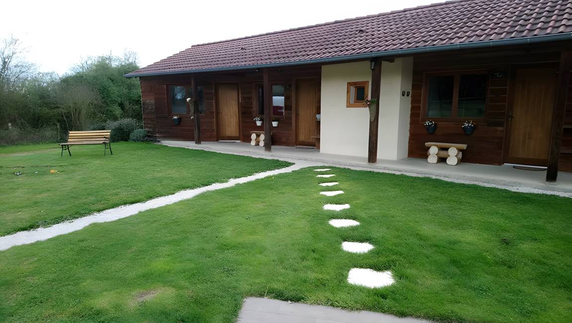 100 M² Maison De Vacances ∙ 3 Chambres ∙ 15 Personnes - Nevers