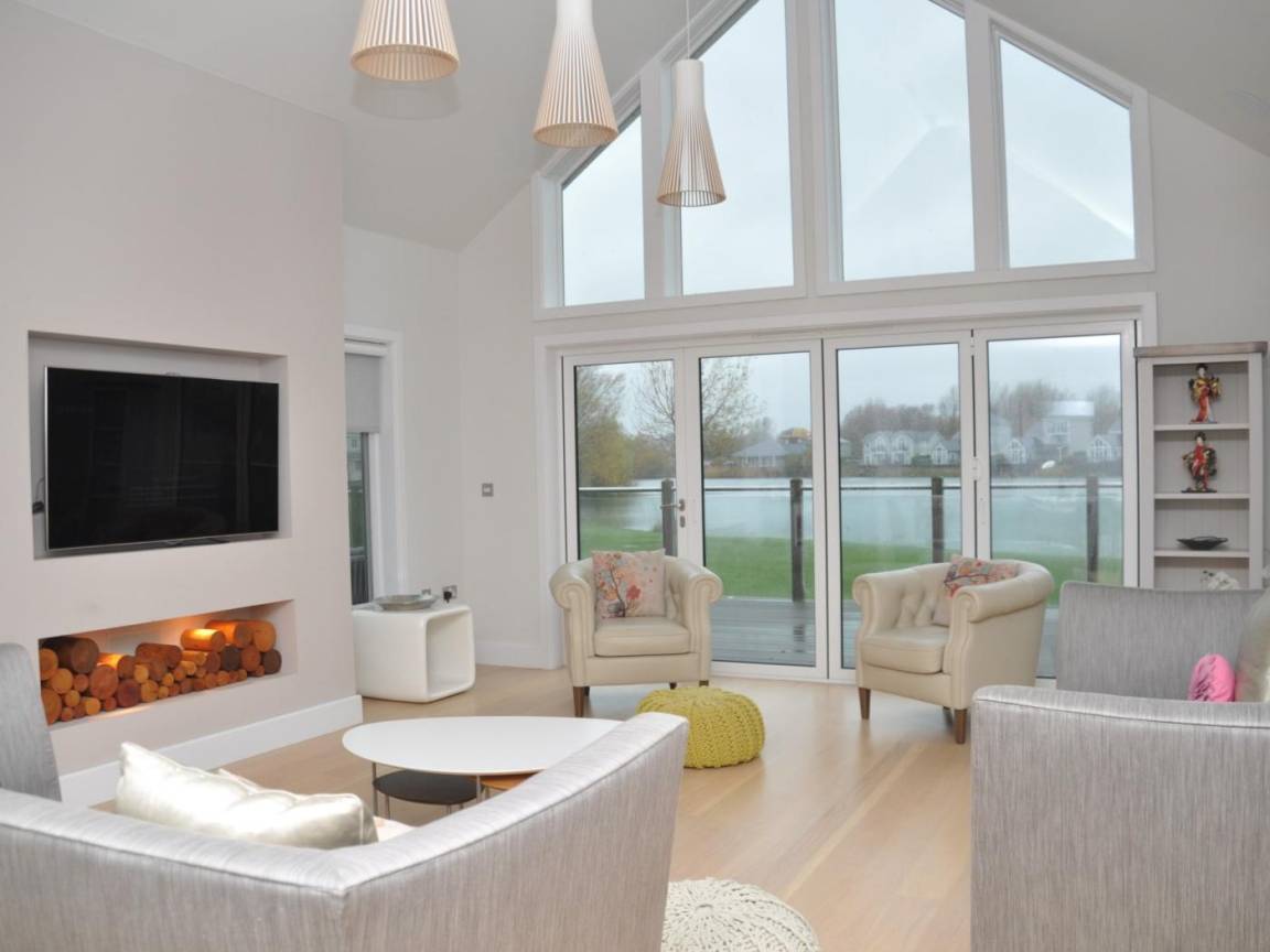 Cottage ∙ 4 Bedrooms ∙ 8 Guests - Swindon