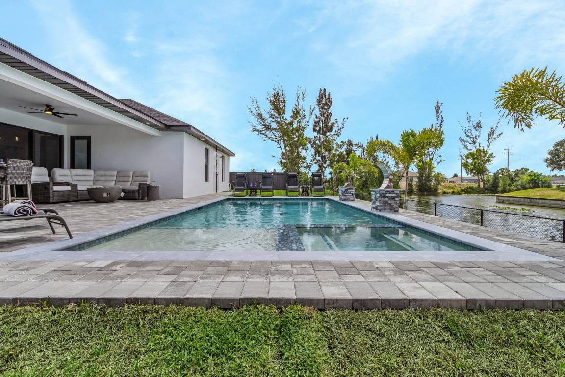 214 M² House ∙ 4 Bedrooms ∙ 10 Guests - Cape Coral, FL