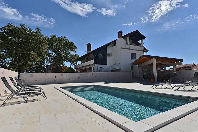 65 M² Ferienwohnung ∙ 2 Schlafzimmer ∙ 4 Gäste - Novigrad