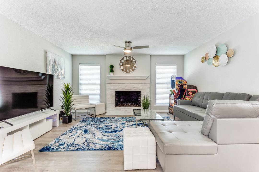 214 M² Ferienhaus ∙ 5 Schlafzimmer ∙ 16 Gäste - Dallas, TX