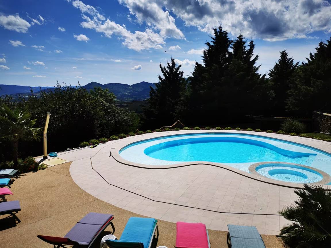 30 M² Chalet ∙ 1 Chambre ∙ 4 Personnes - Ardèche