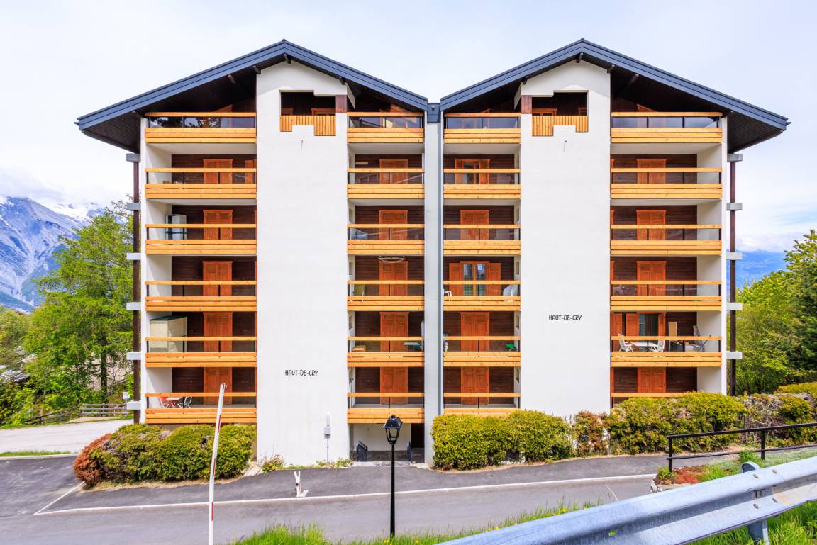 70 M² Apartamento ∙ 2 Habitaciones ∙ 6 Huéspedes - Sion