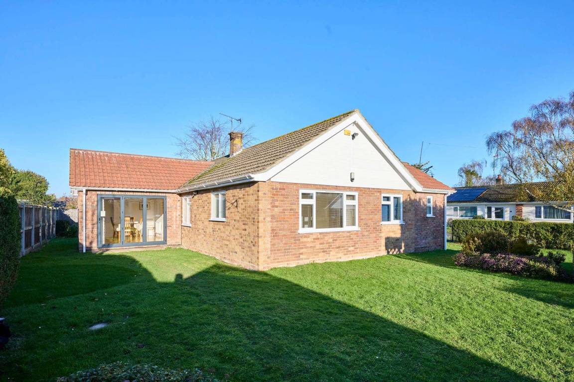 Studio Flat ∙ 3 Bedrooms ∙ 5 Guests - Hemsby