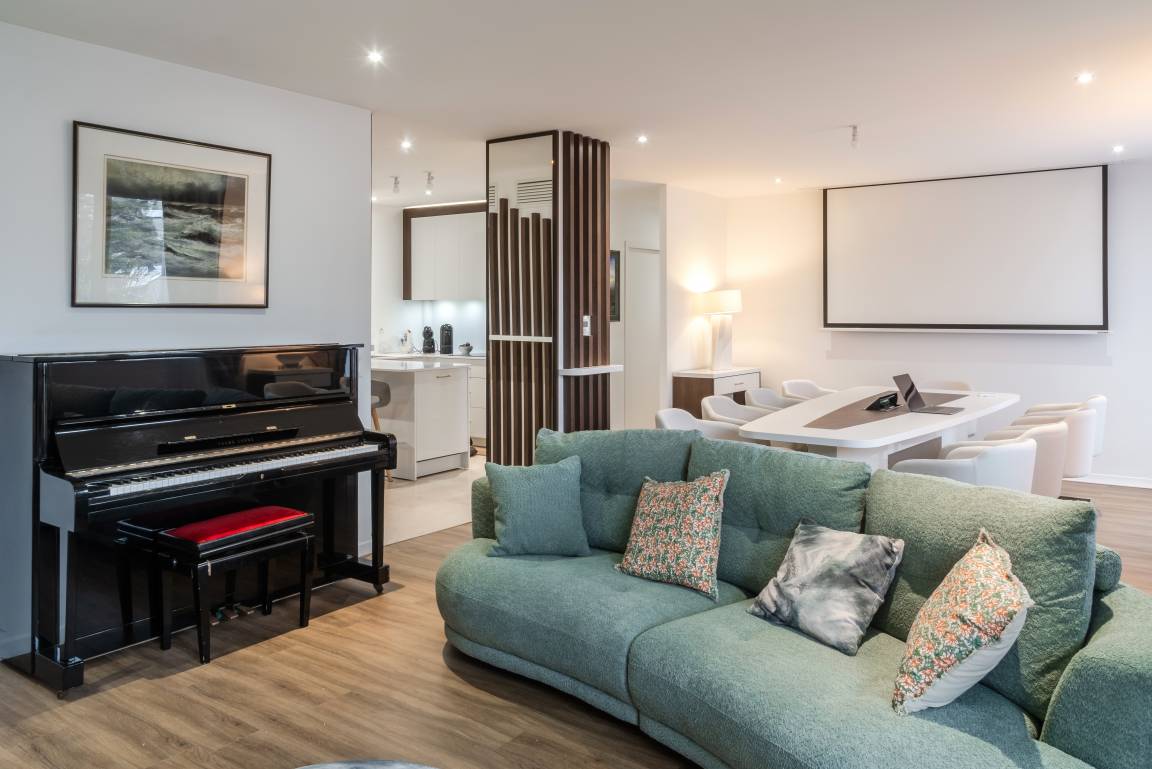 72 M² Apartment ∙ 1 Bedroom ∙ 2 Guests - Saint-Étienne