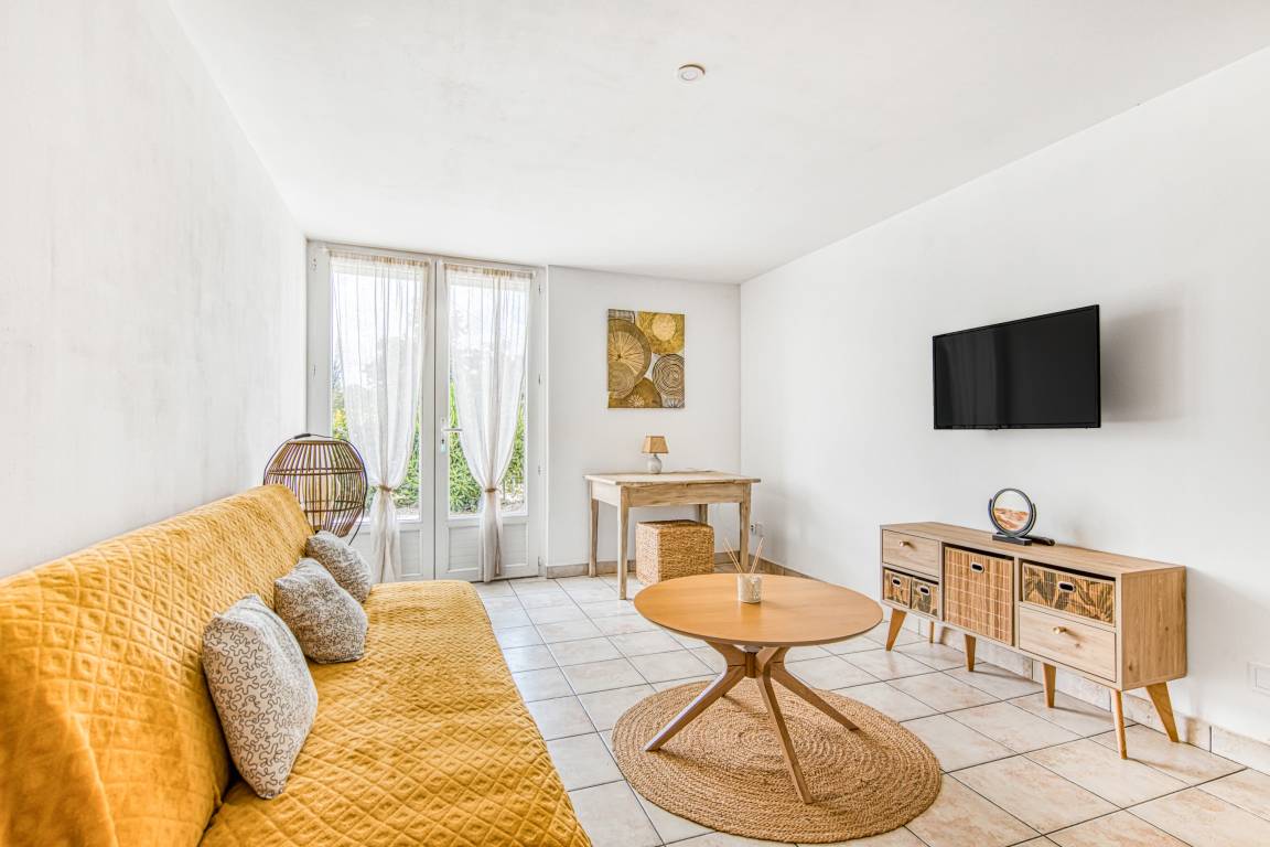70 M² Maison De Vacances ∙ 2 Chambres ∙ 4 Personnes - Lesparre-Médoc